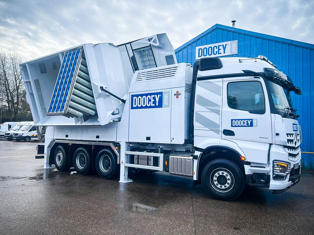 Doocey Group Expands Fleet with Another Mercedes-Benz Vac Ex Lorry ...